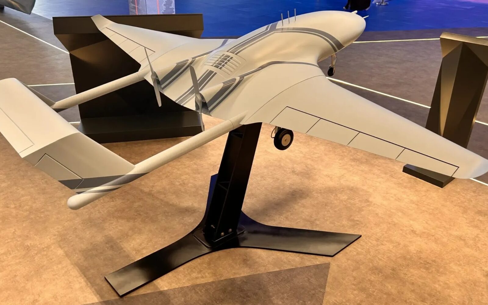 Cranfield unveils hydrogen-electric Stingray drone at Dubai Airshow ...