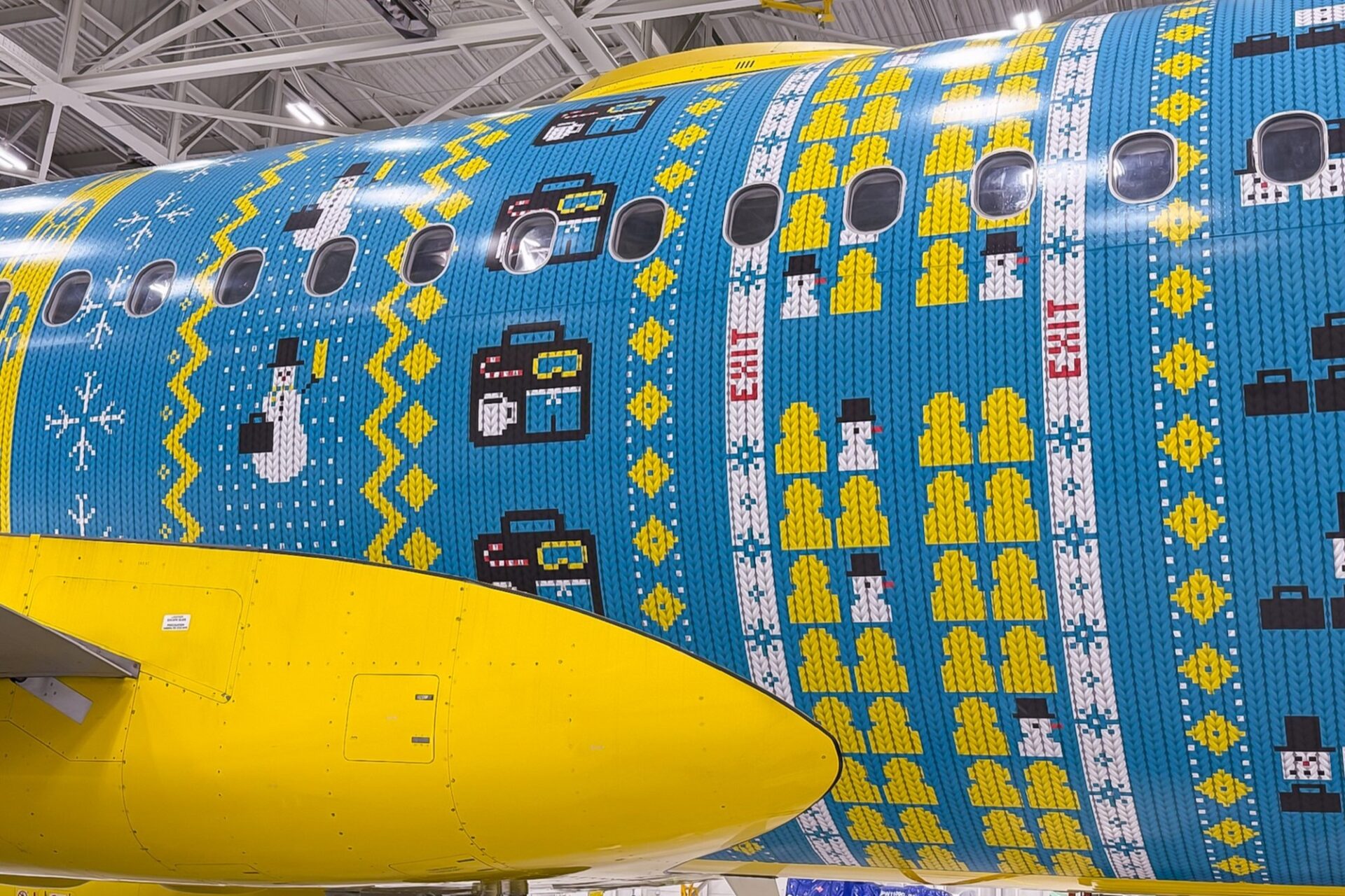 Spirit gets cozy this Christmas with A320 in festive jumper