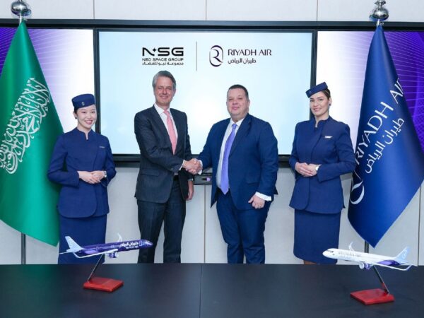 Qantas A380 flew two sectors with tool inside left wing