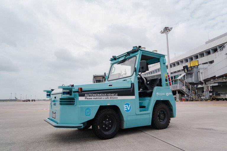 Changi autonomous tractors shift staff to higher-value roles - AeroTime