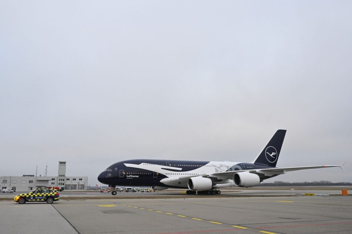 Lufthansa Airbus A380 joins ‘Team XXL Crane’ with new design