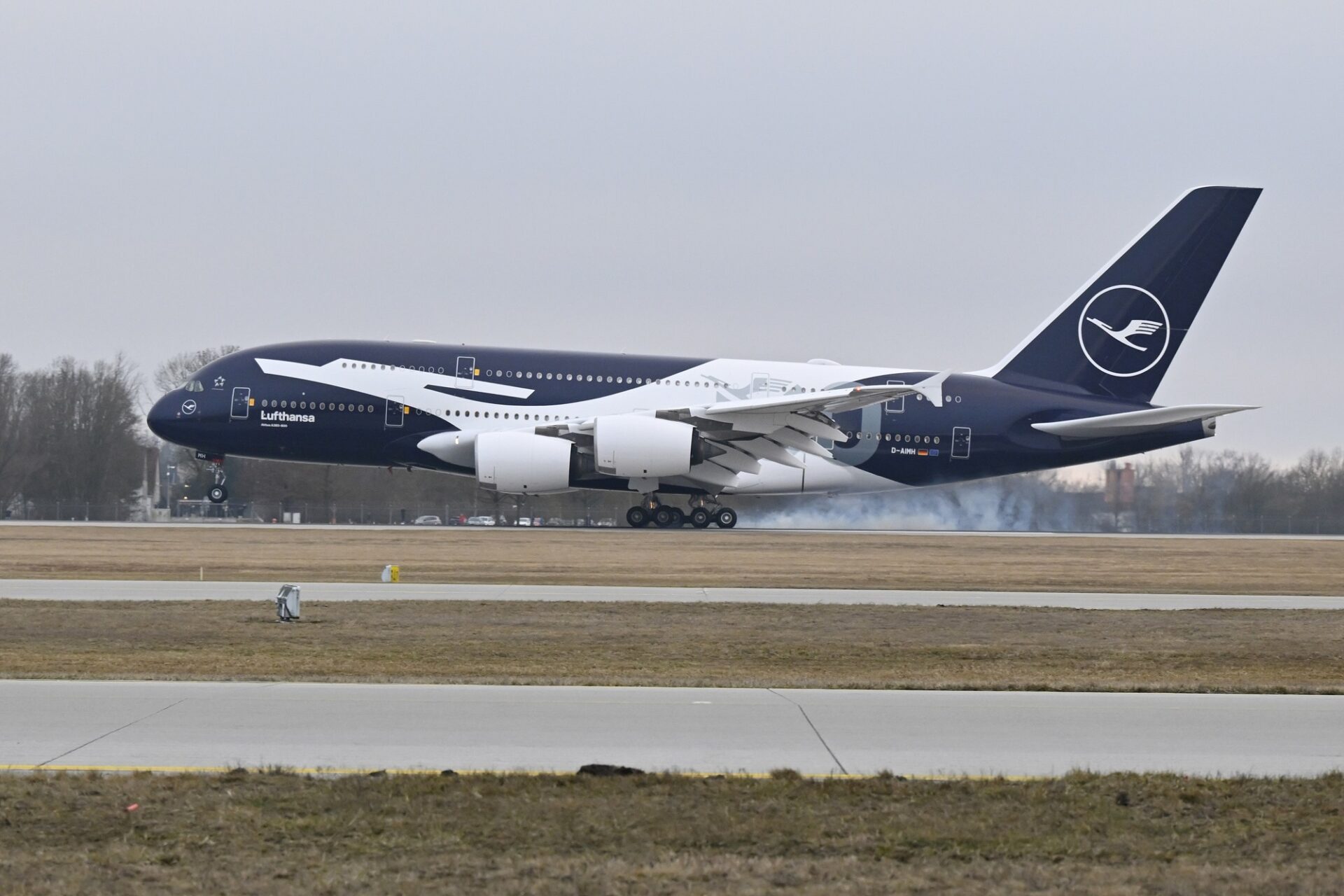 Lufthansa Airbus A380 joins ‘Team XXL Crane’ with new design