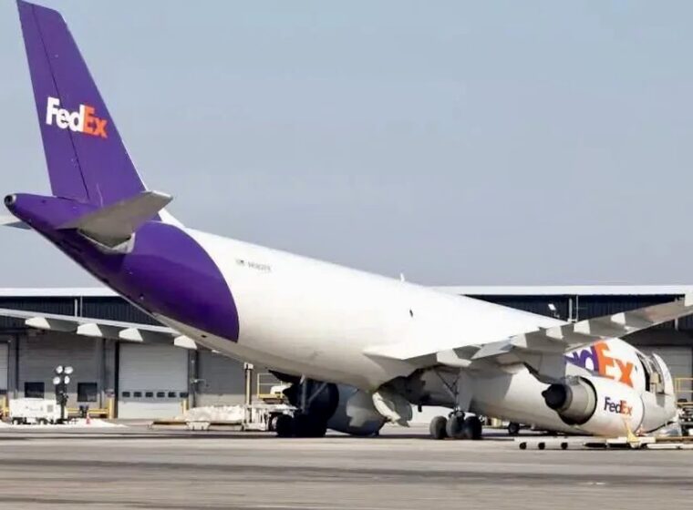 Nose gear collapse - AeroTime