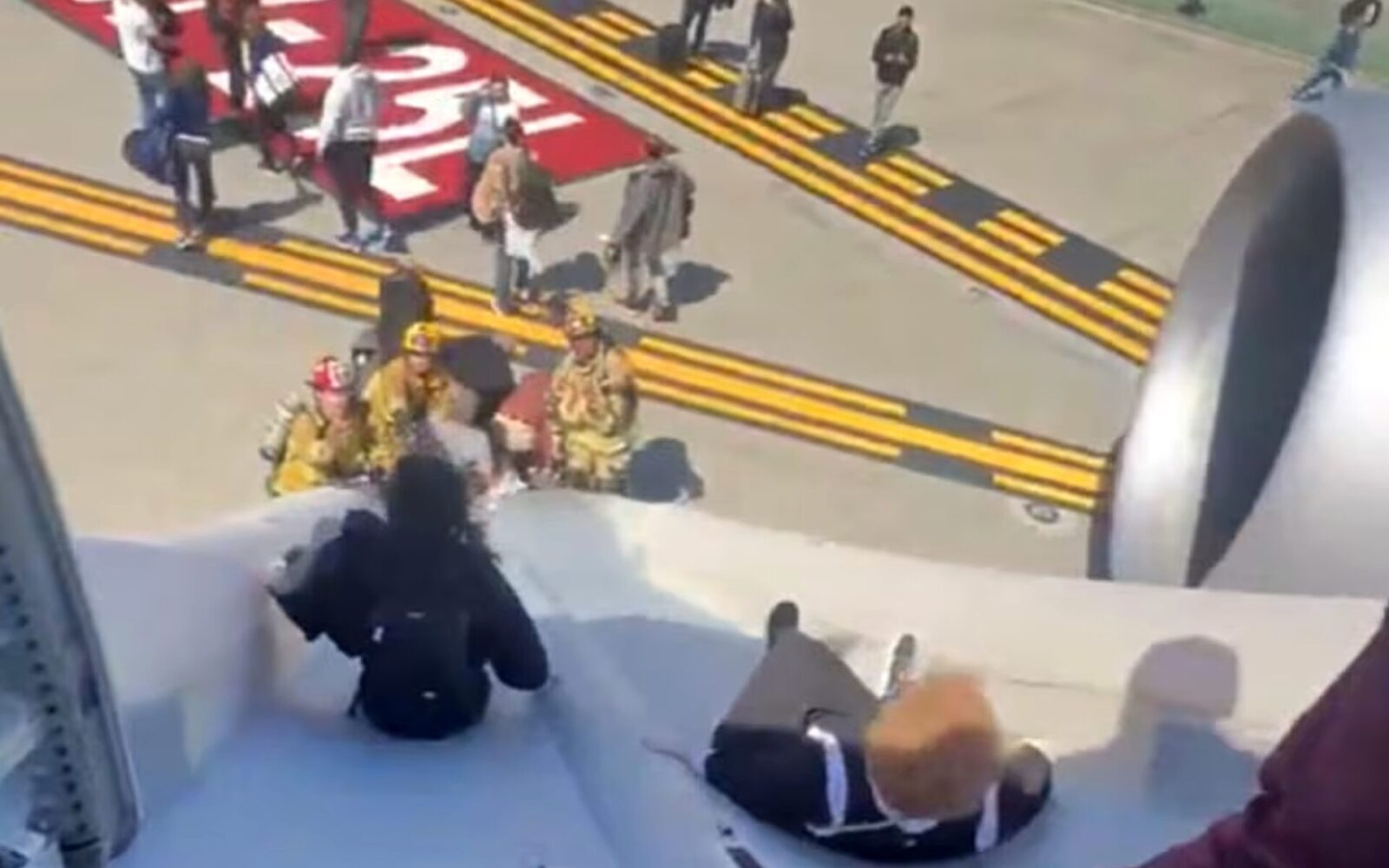 United 787 evacuated at LAX after engine fire report