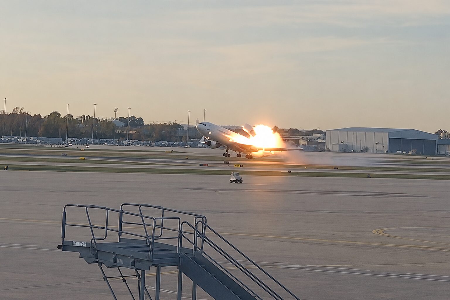 NTSB video shows UPS MD-11 pylon separation