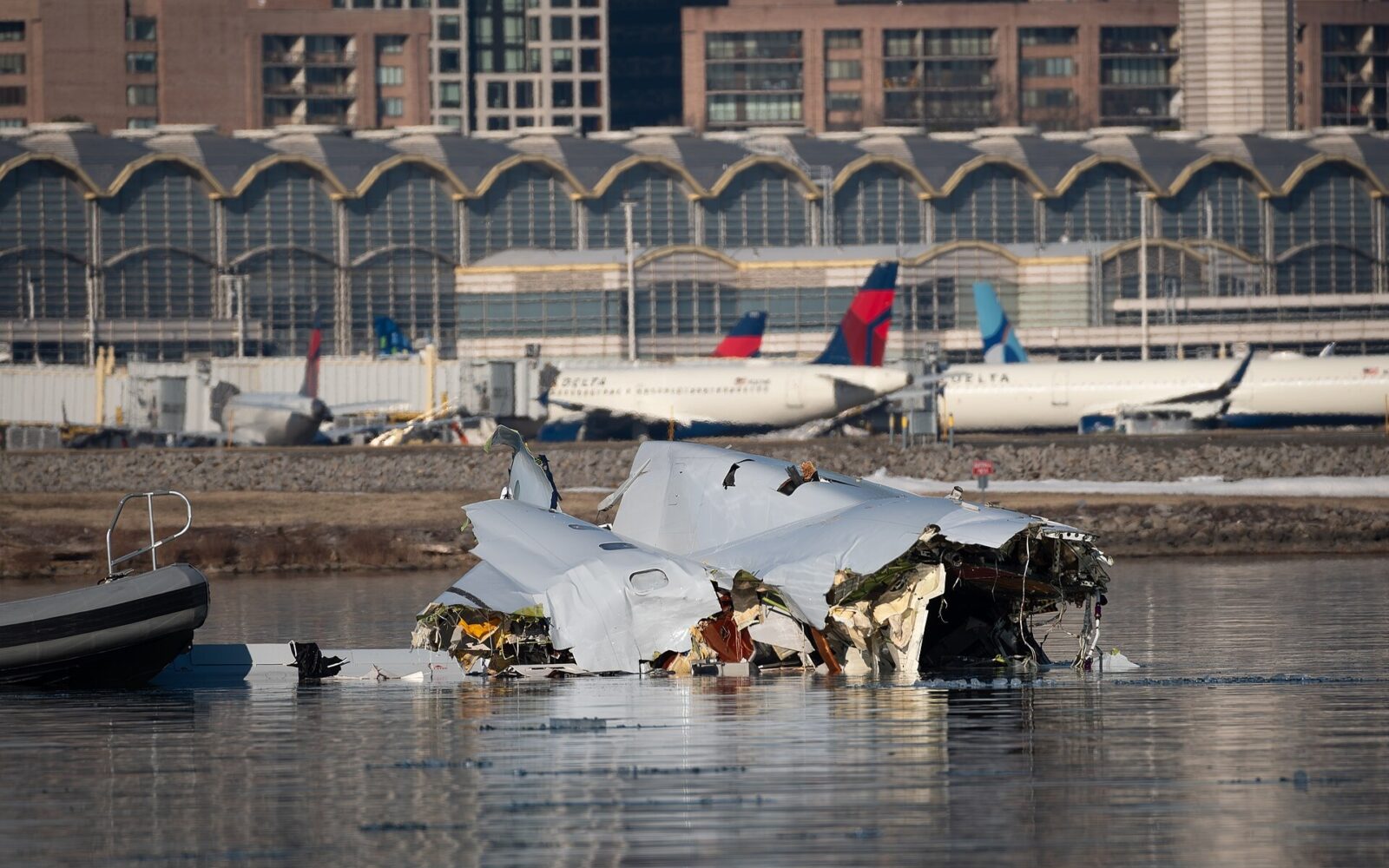 FAA, NTSB clash over ADS-B In mandate after fatal DCA crash - AeroTime ...