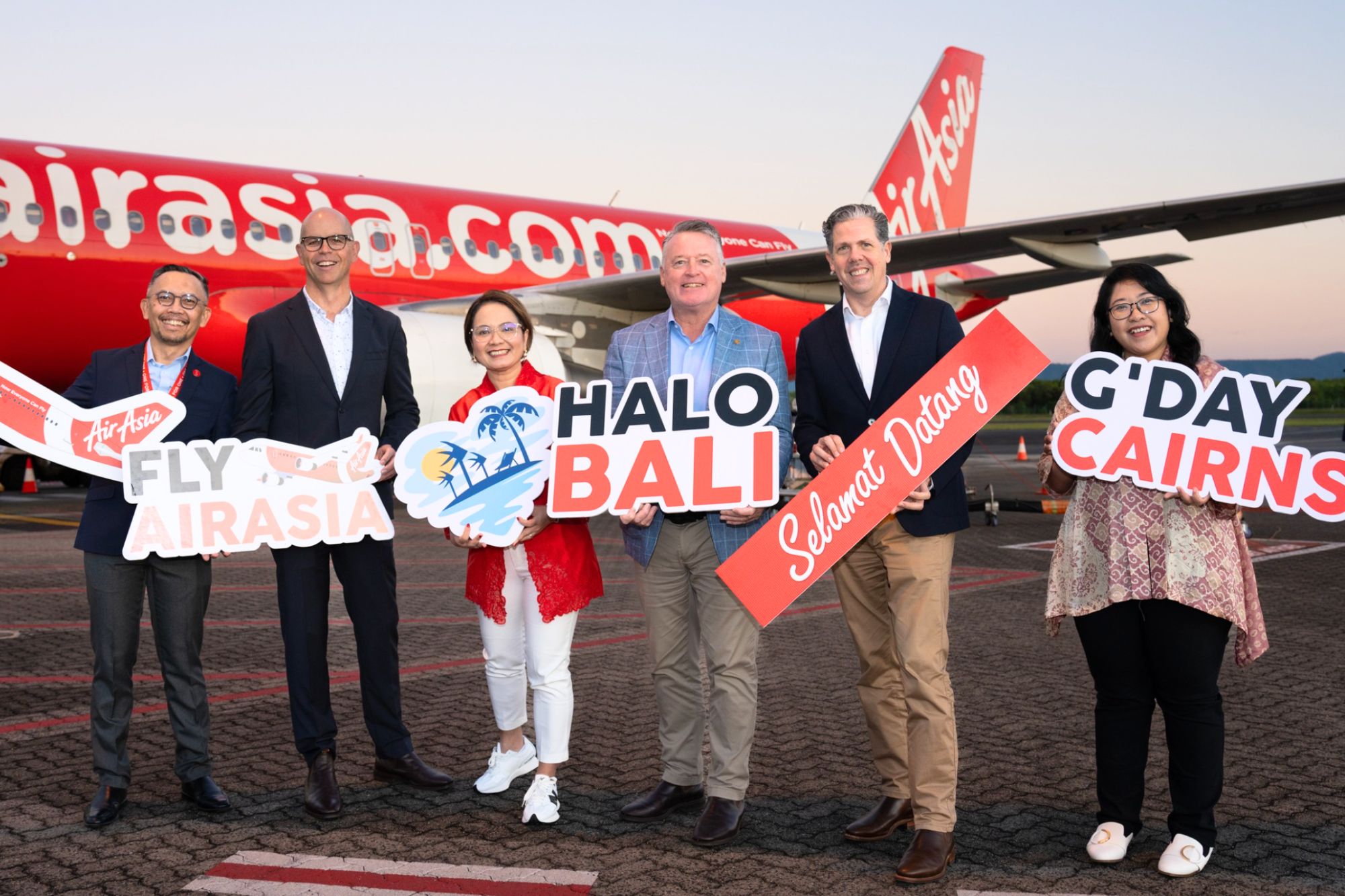 Touch down: AirAsia A320 lands in Cairns for the first time - AeroTime