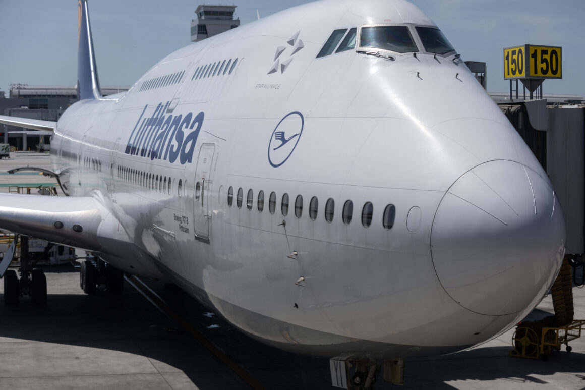 Types of airplanes and their functions: an overview