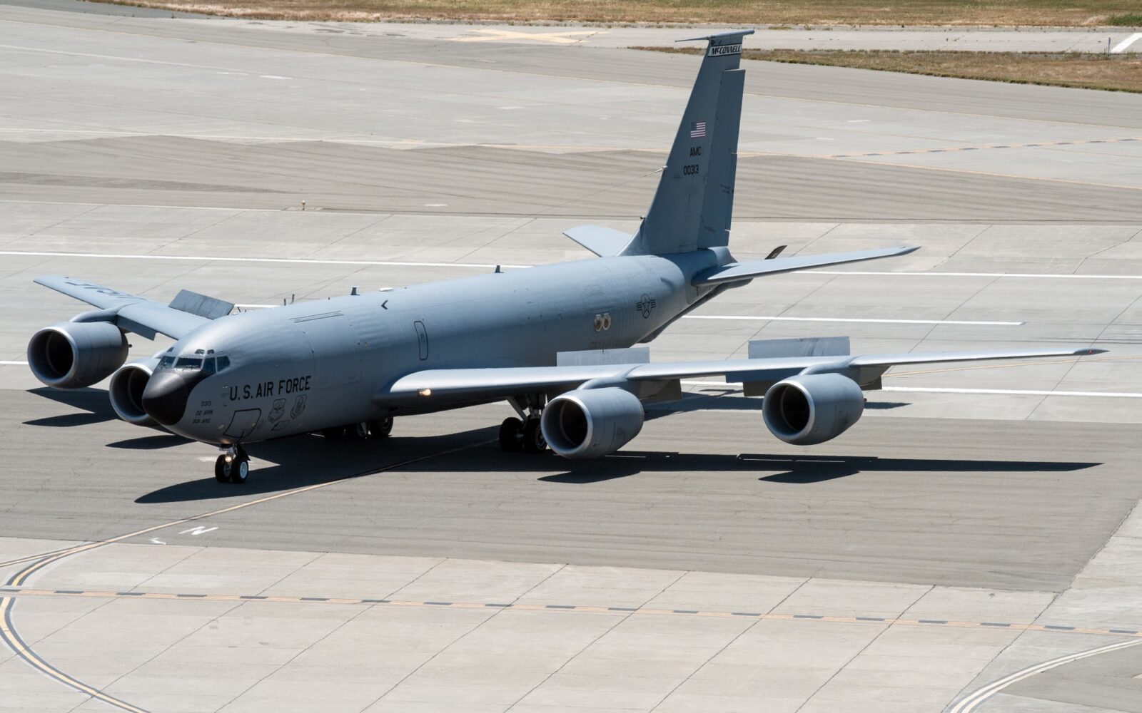 KC-135 tanker suffers nose gear collapse at McConnell AFB