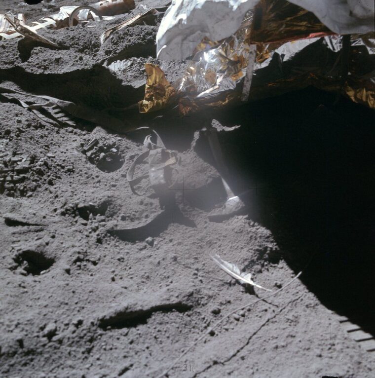 Space debris: how much trash have we left on the Moon?