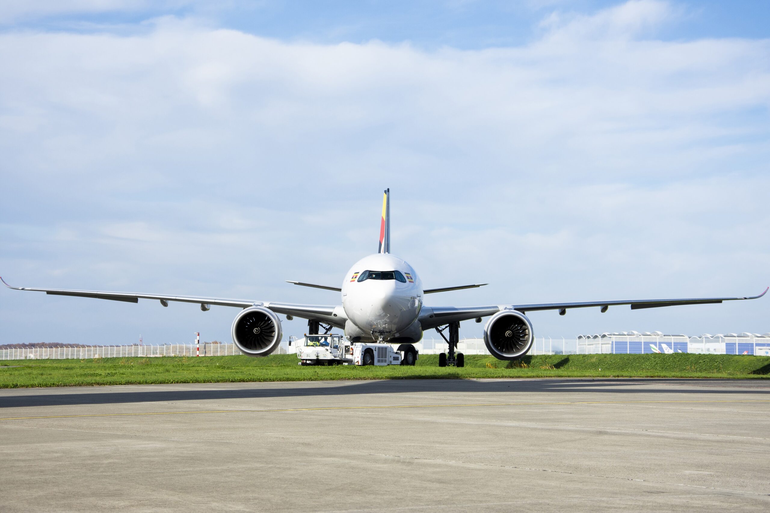 Uganda Airlines UK flights approved via intermediate airport - AeroTime