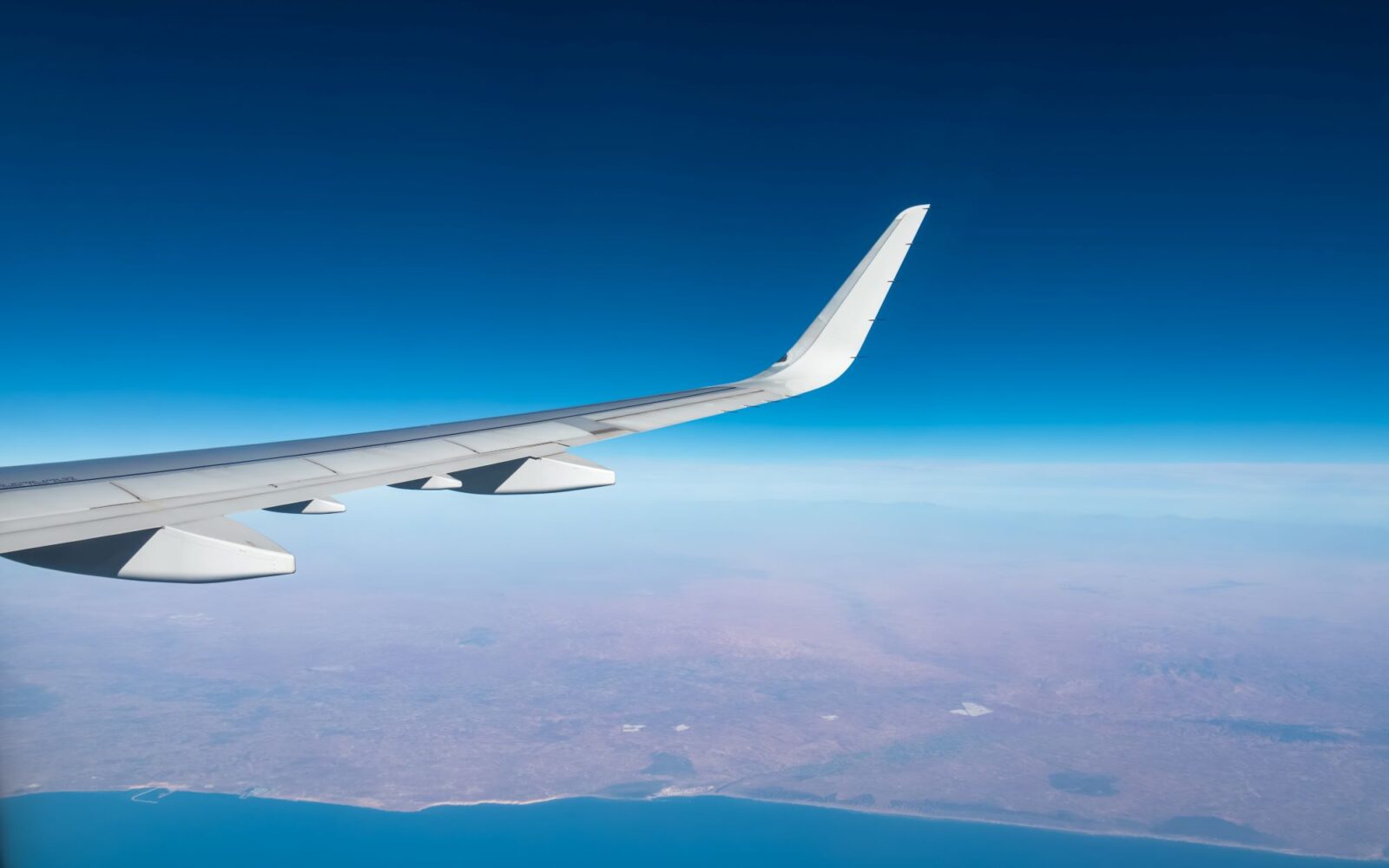 Algeria opens airspace for humanitarian flights to Morocco