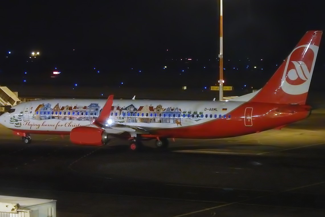 Nine Xmas-themed aircraft liveries and designs since 1994