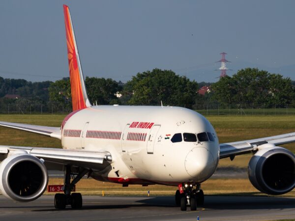 Cockpit stench forces Frontier flight to return to Denver - AeroTime