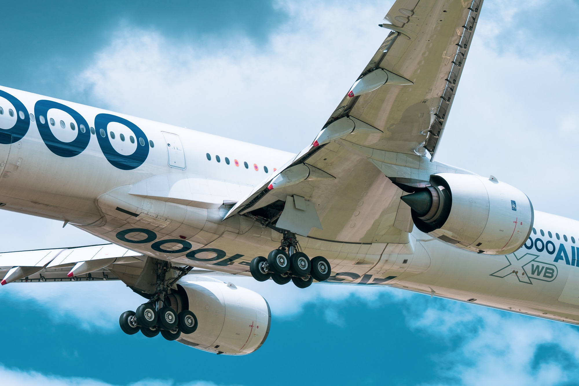 EASA focuses on potential failure of A350 landing gear door - AeroTime