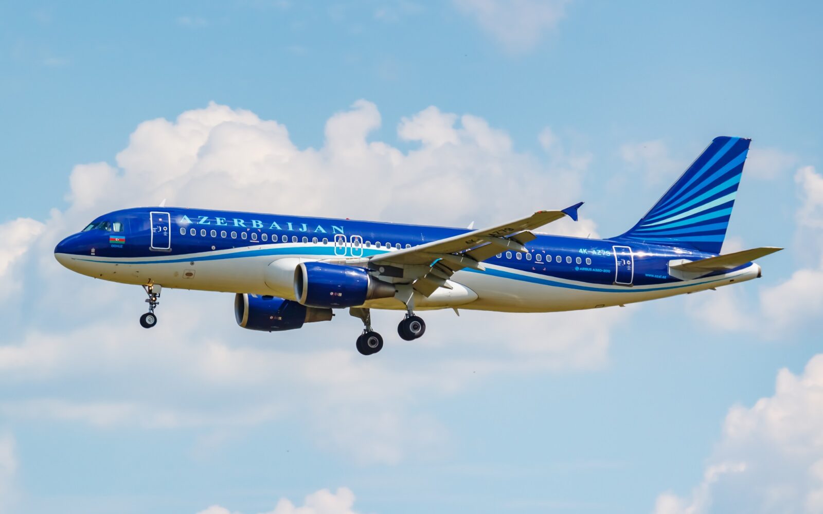 Azerbaijan Airlines confirms order with Airbus for 12 A320neo jets