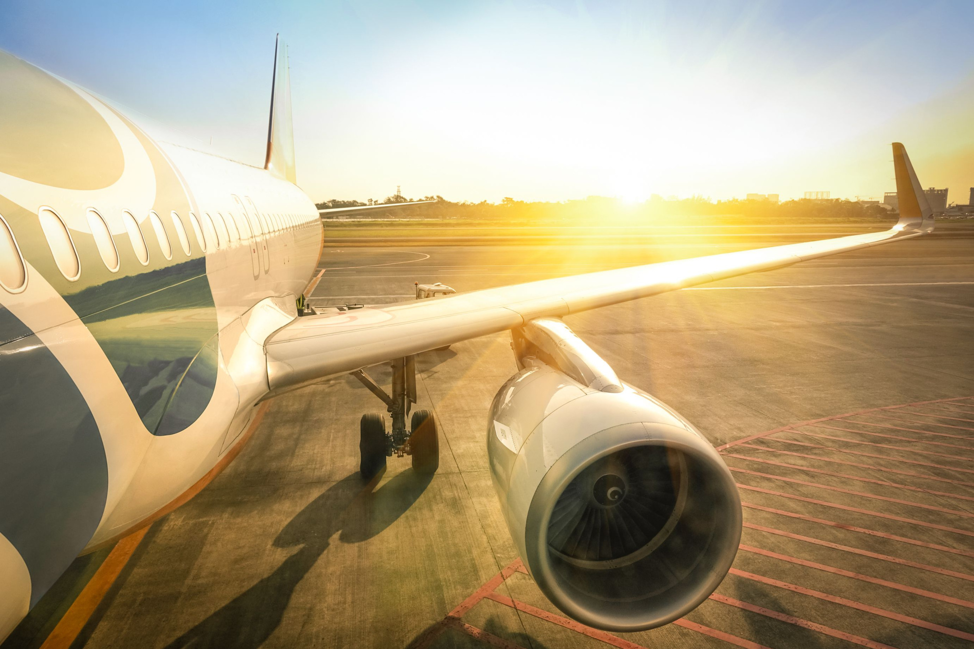 A guide to catching red-eye flights: pros, cons, and tips