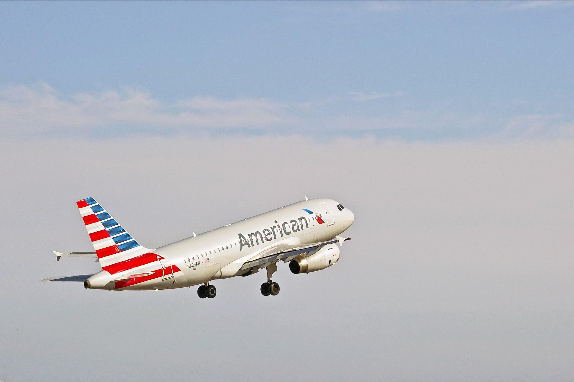 American Airlines to launch automated tags