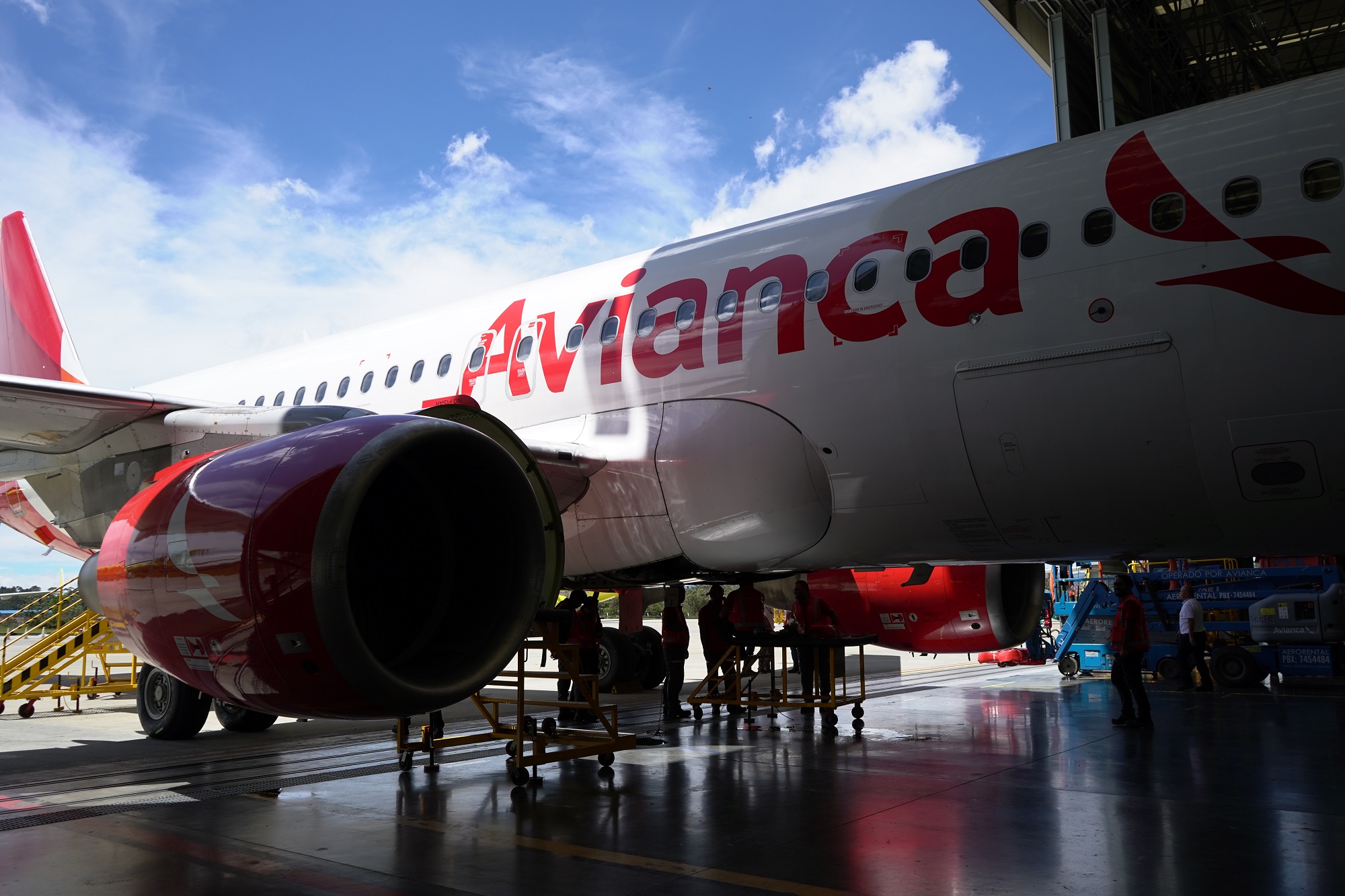 Avianca reconfigures 104 Airbus A320s in under two years