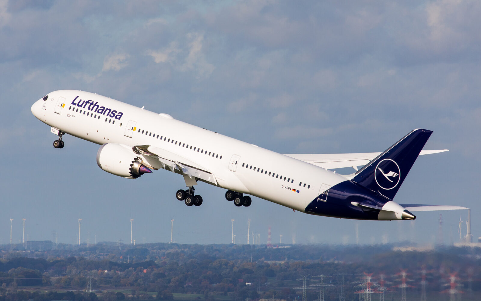 Aviator signs new partnership agreement with Lufthansa Group - AeroTime