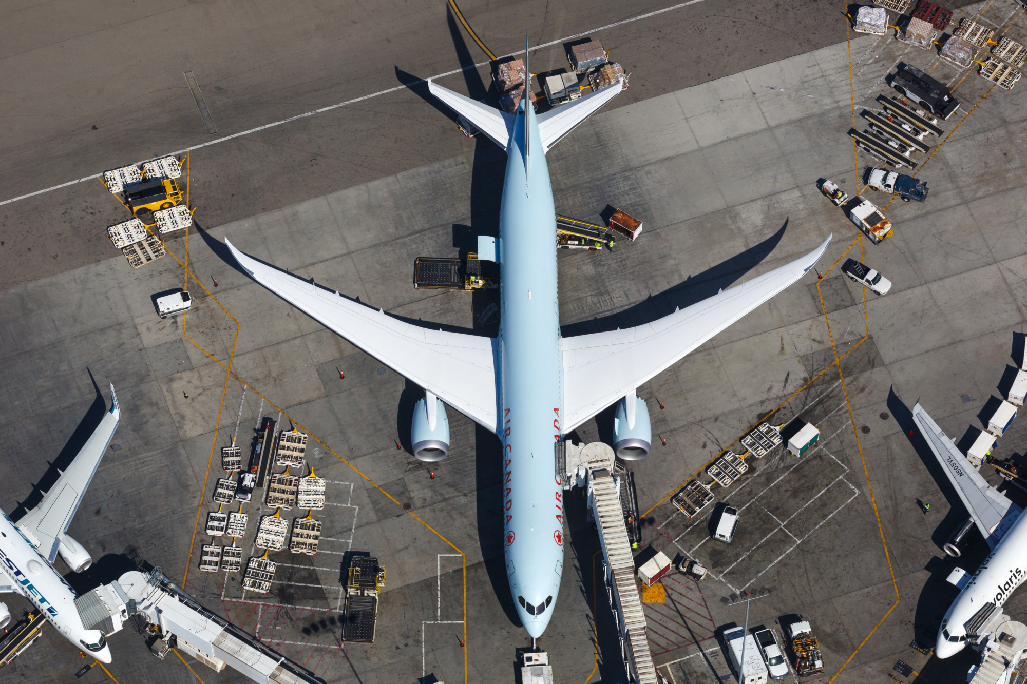 Explore the features and specifications of the Boeing 787-9