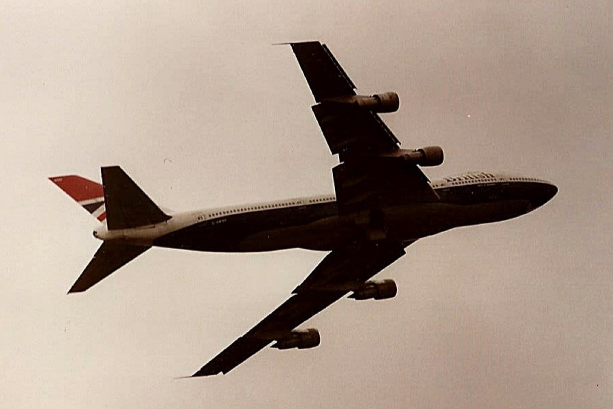 Hostage passengers sue BA over landing during 1990 invasion