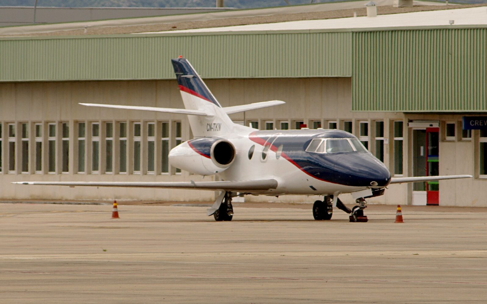 Russian Falcon 10 crash in Afghanistan: 2 dead, 4 rescued