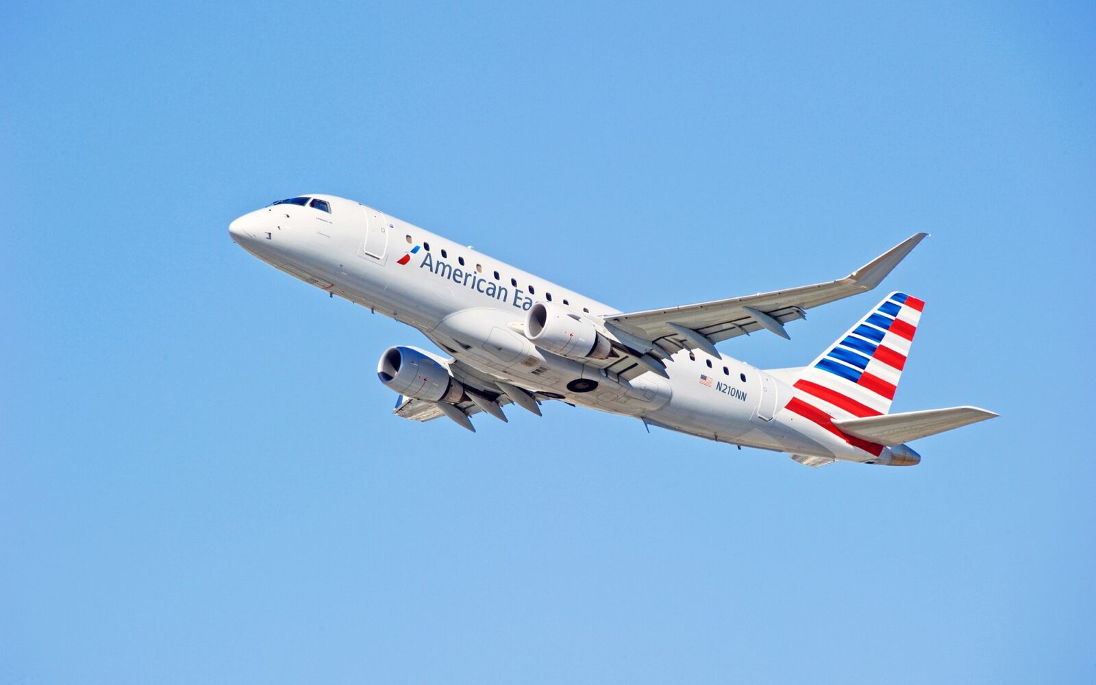 NTSB details case where AA worker was ‘ingested’ into engine - AeroTime