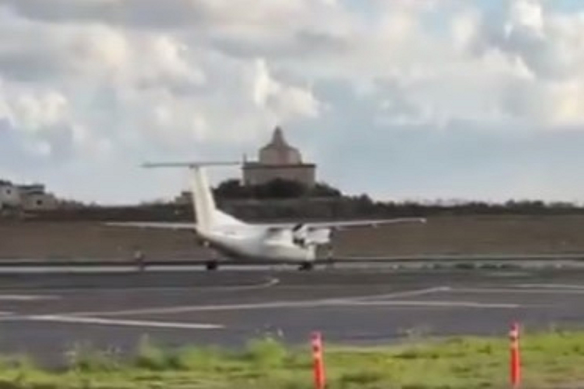 Staff chase runaway plane as it rolls onto runway: video