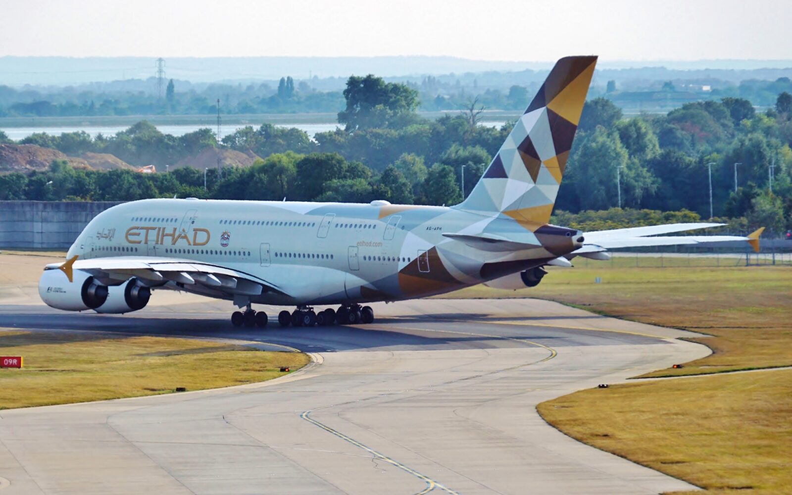 Etihad Airways: the latest Airbus A380 fleet developments - AeroTime