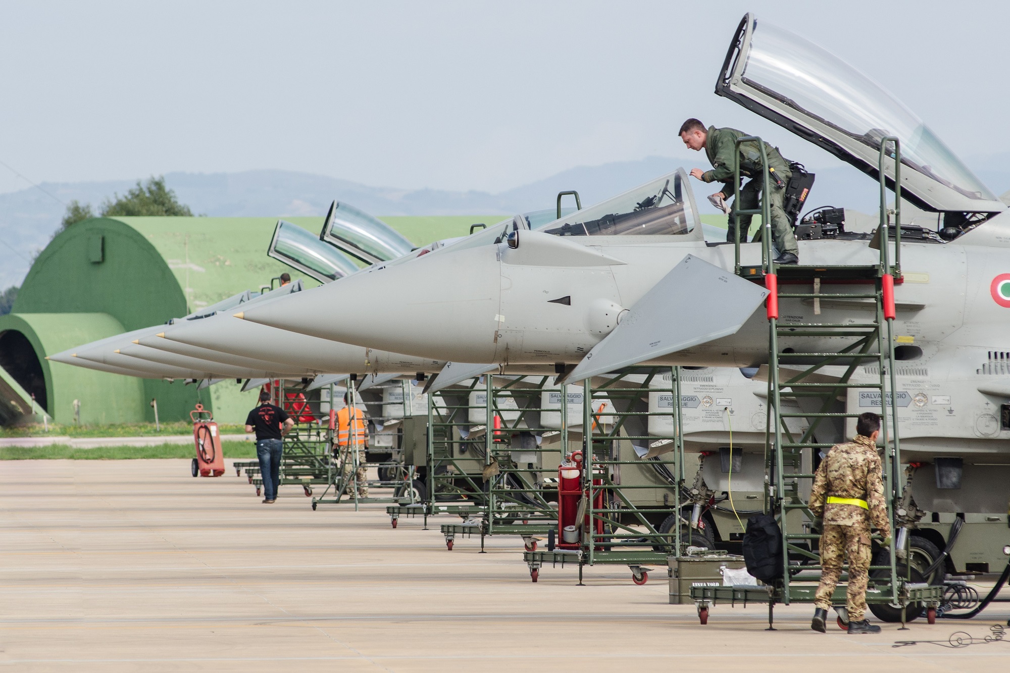 Italy begins acquisition of 24 new Eurofighter Typhoons