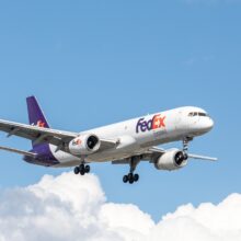 FedEx B757 skids off runway without landing gear - AeroTime