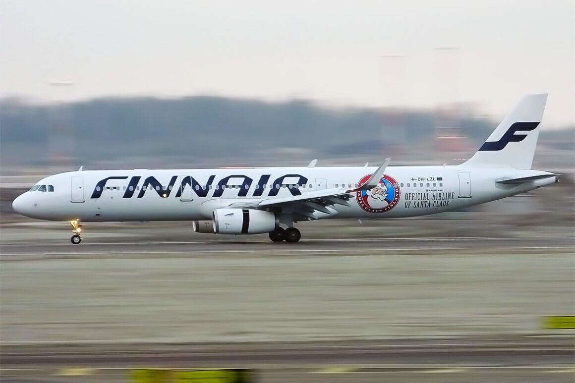 Ten Xmas-themed aircraft liveries and designs since 1994