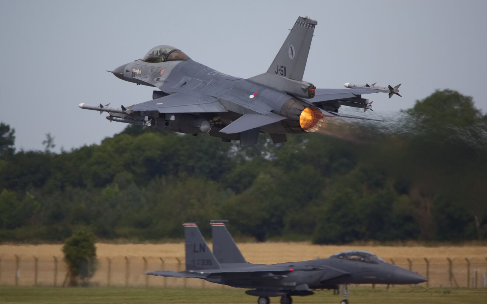 Dutch F-16 fighter jets arrive at Romanian training center