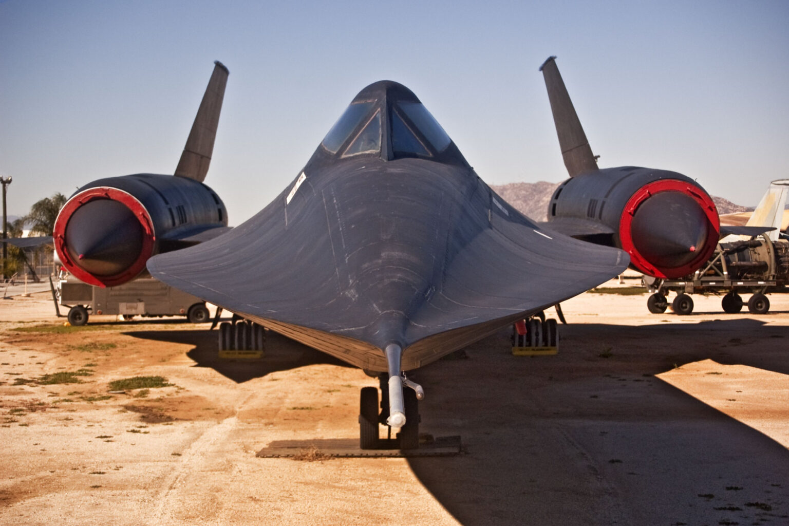The SR-71 Blackbird: unveiling the fastest plane ever built
