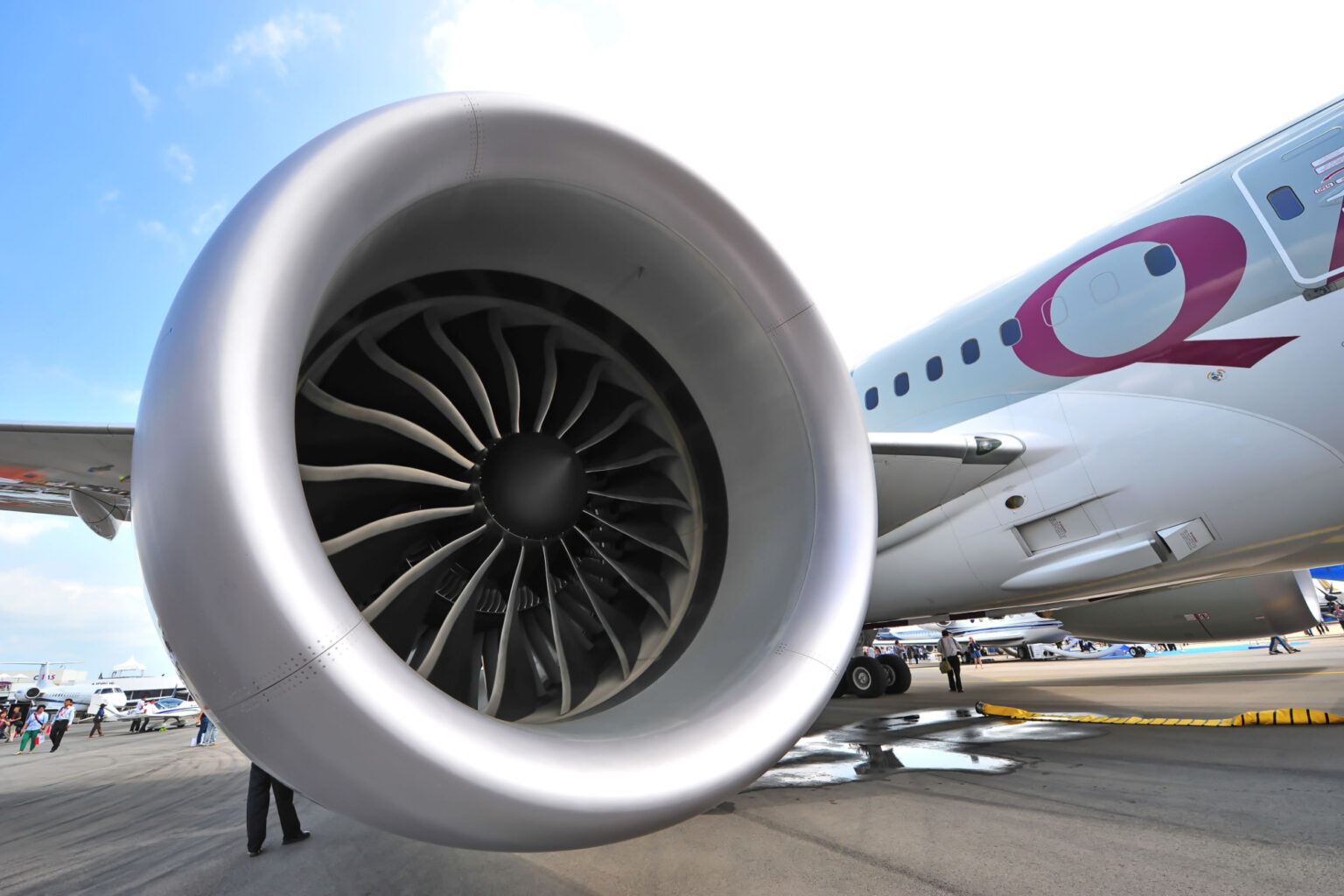 Who are the world’s largest aircraft engine manufacturers?