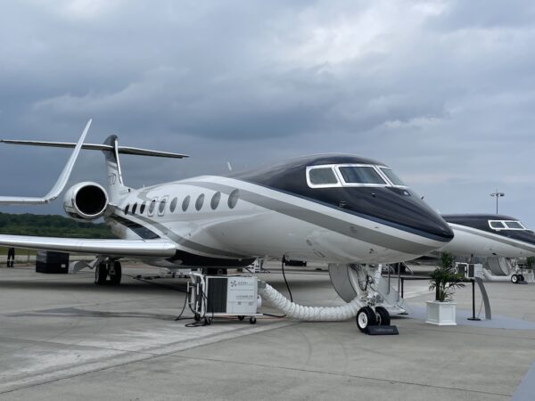 Gulfstream launches all-new G300 super-midsize jet - AeroTime