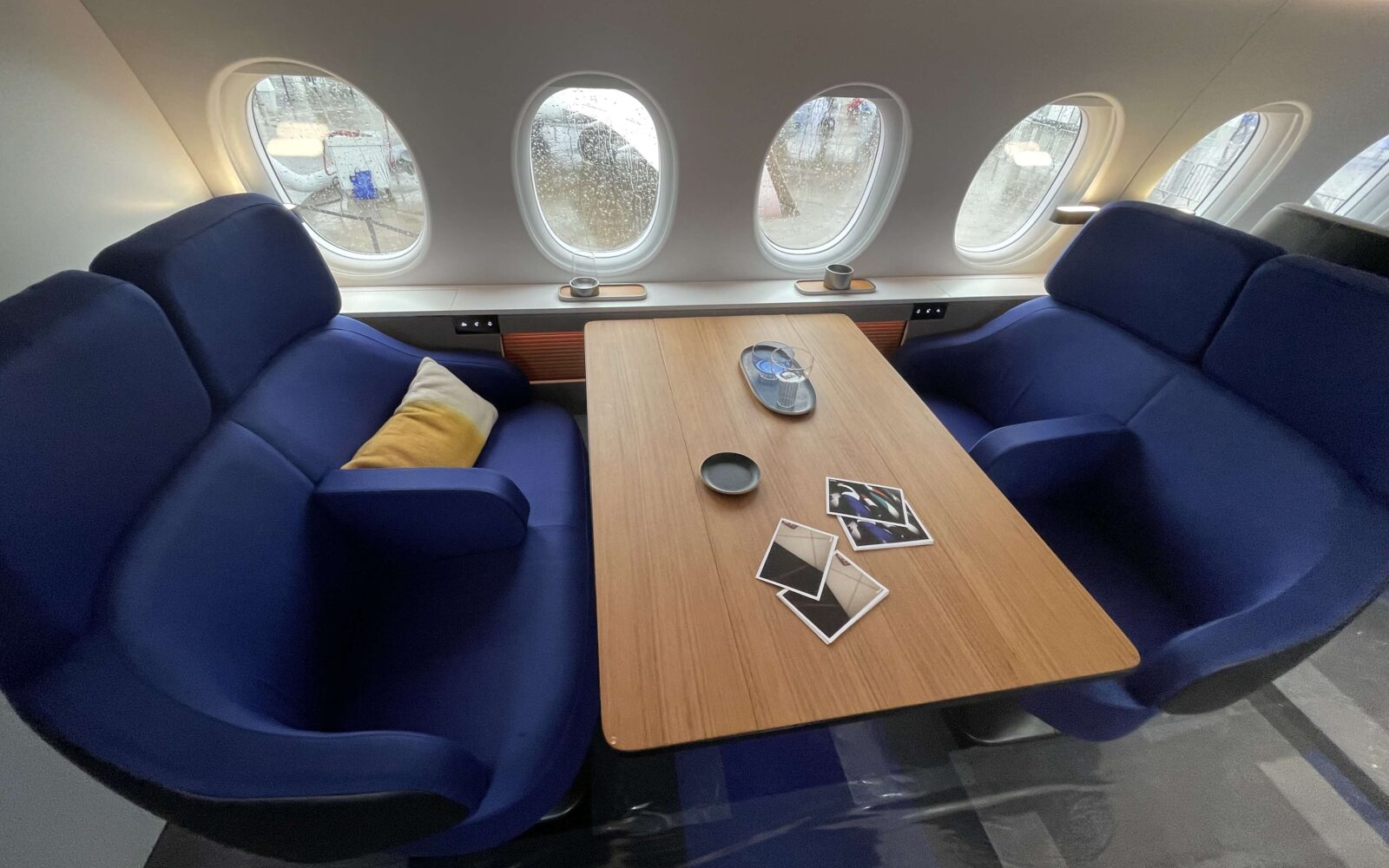Inside the luxurious Dassault Falcon 10X cabin - AeroTime