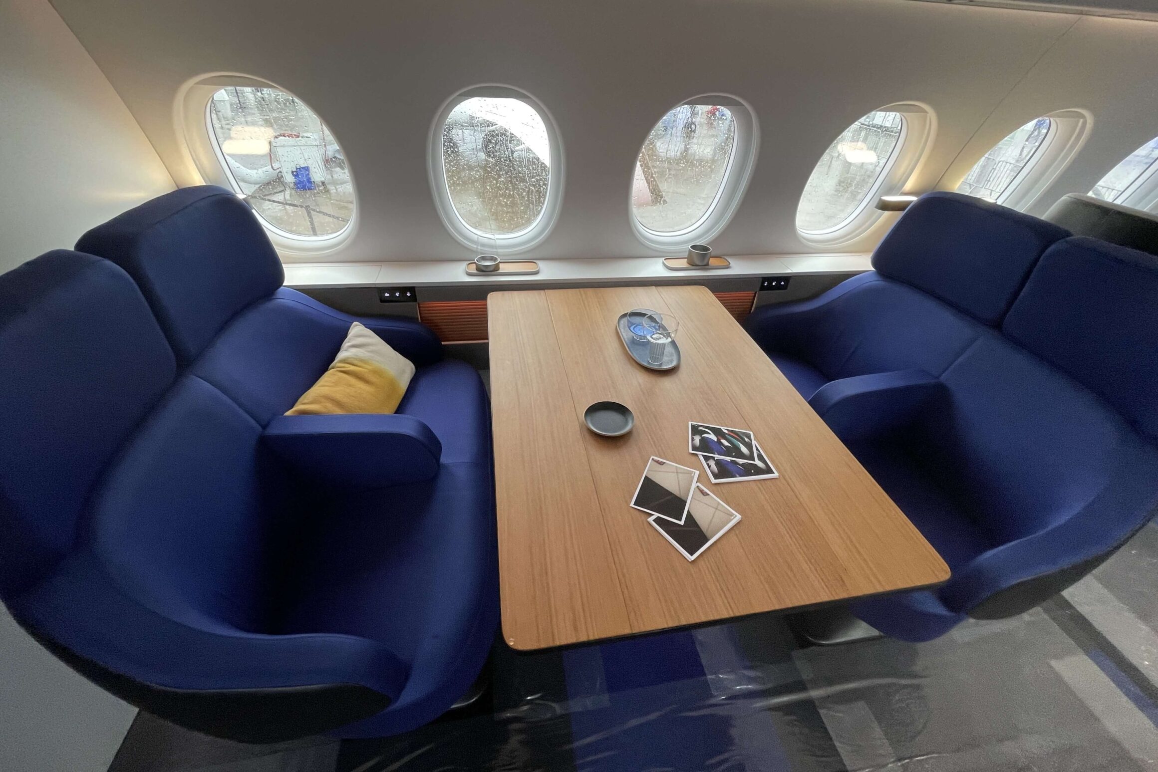 Inside the luxurious Dassault Falcon 10X cabin - AeroTime