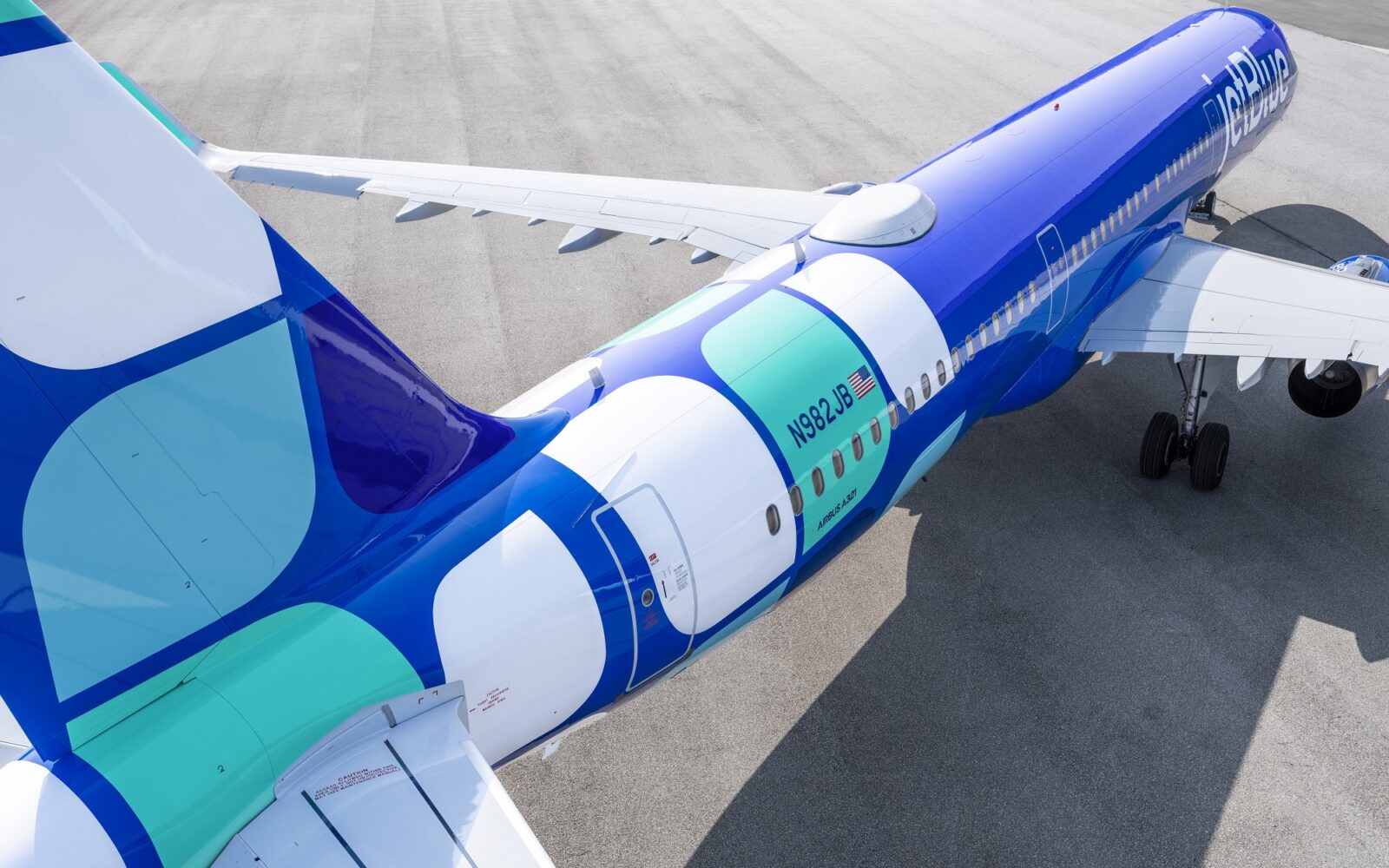 JetBlue introduces a new and blue standard livery: video - AeroTime