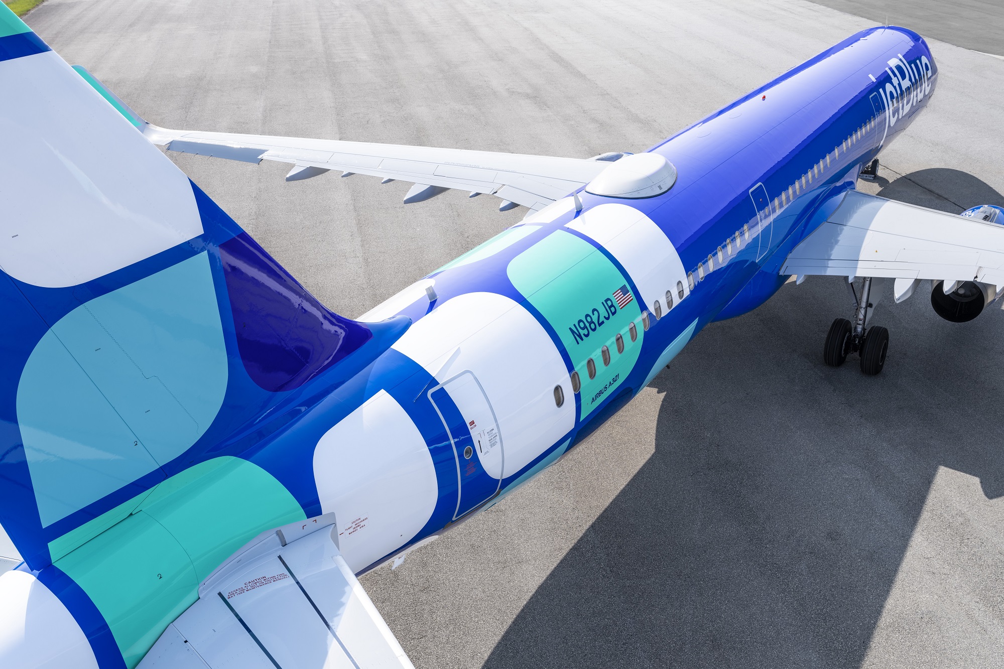 JetBlue introduces a new and blue standard livery: video - AeroTime