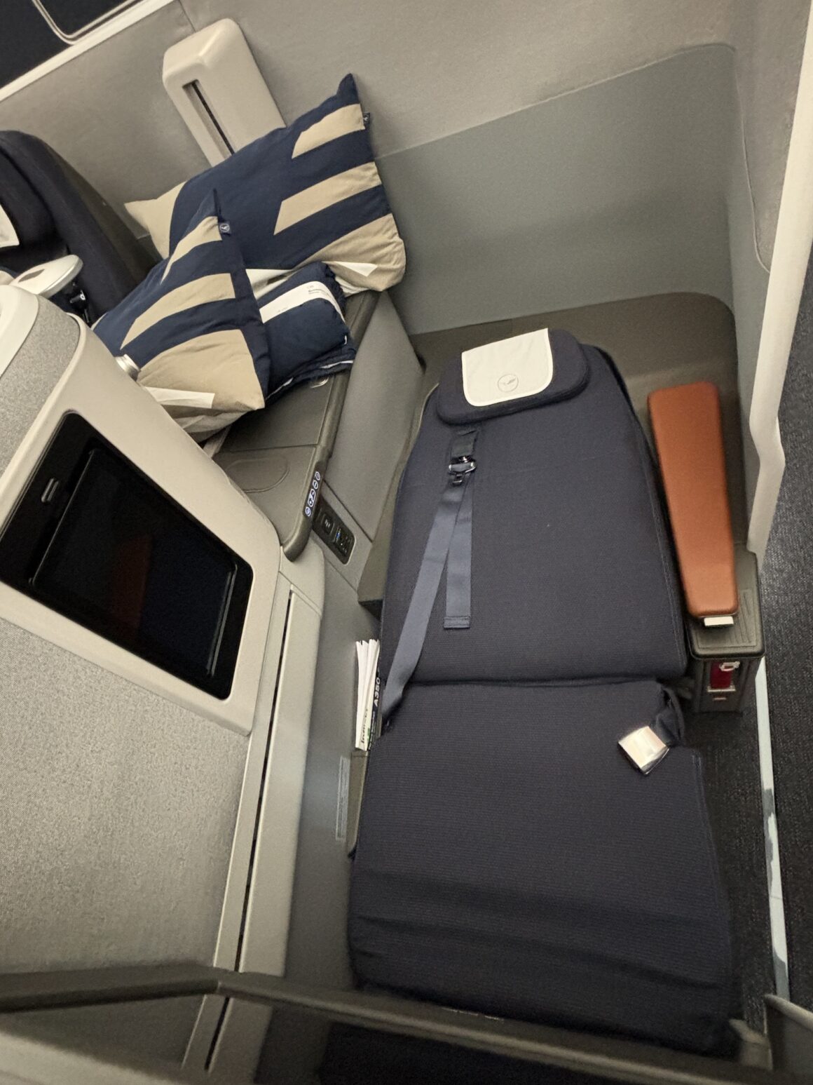 Lufthansa showcases its new Allegris cabin on Airbus A350 - AeroTime