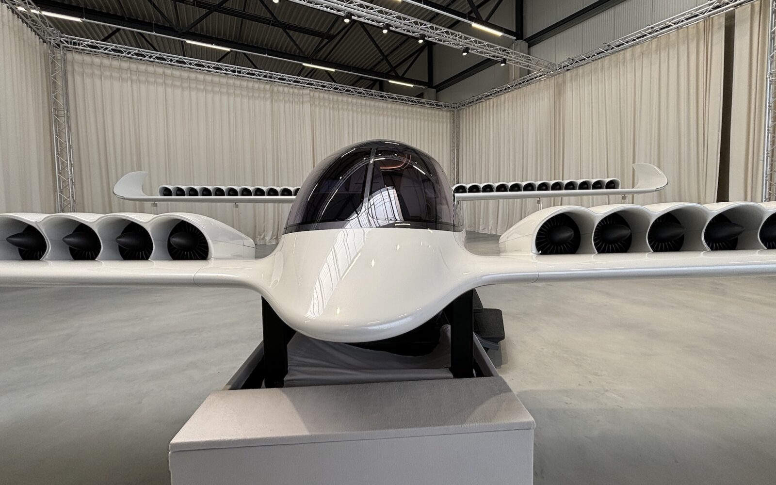 Lilium considers setting up eVTOL production plant in France