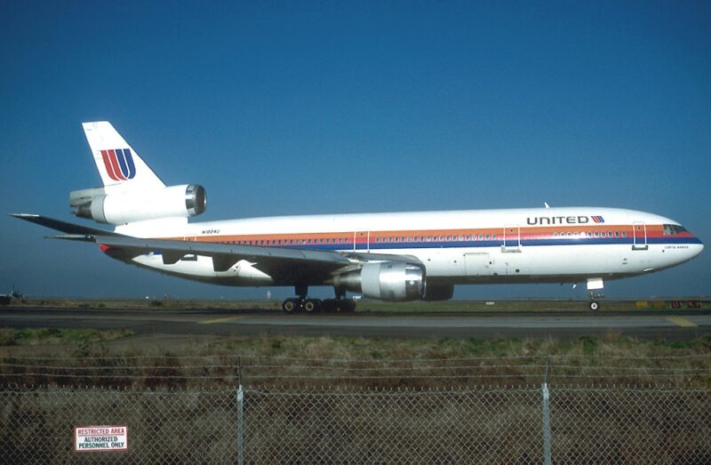 How a United crew landed an 'unflyable' DC-10 in 1989