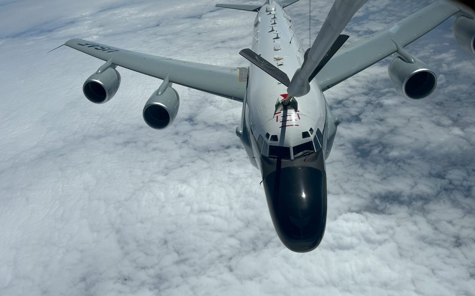 Metrea conducts first commercial air refueling for USAF
