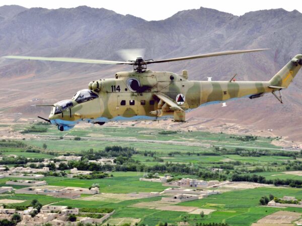 Airbus unveils details of new heavy loyal wingman drone concept for ...