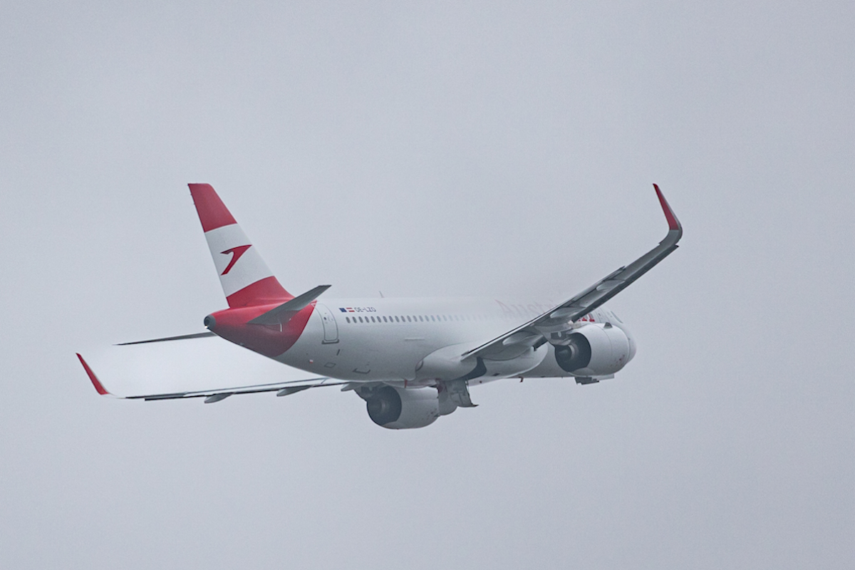 Austrian Airlines A320 severely damaged by hailstorm - AeroTime