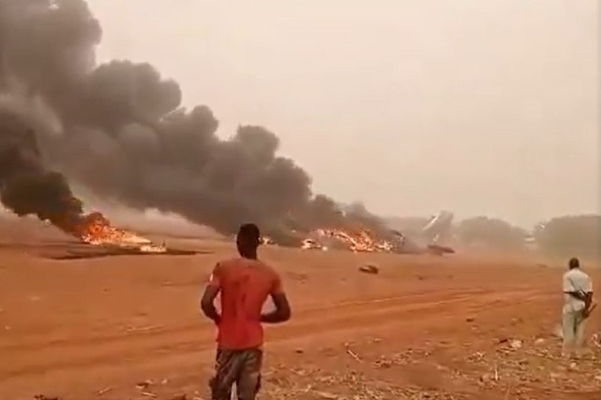 Antonov An-26 destroyed in fire after crash landing: video