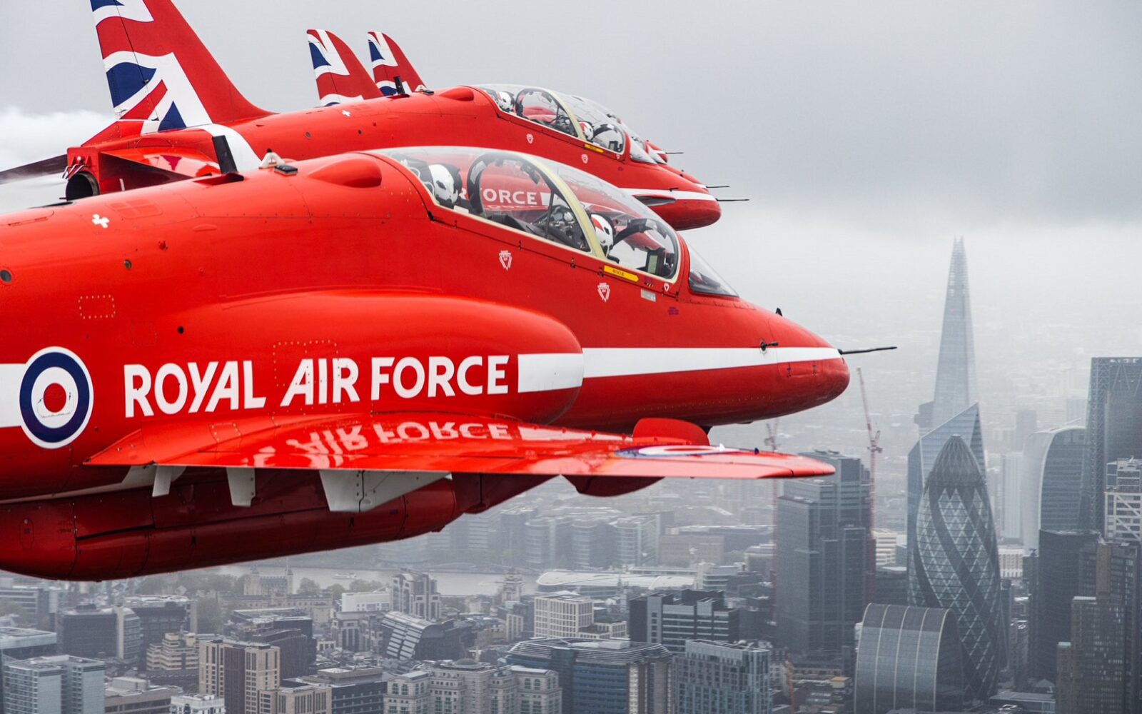 Video from a Red Arrows’ cockpit as the jets fly over London
