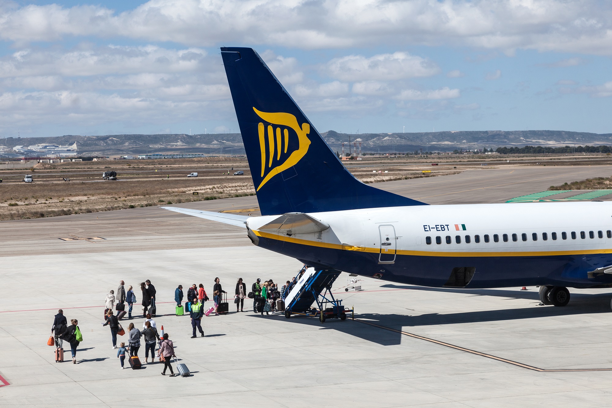 Seven famous airline logos with hidden meanings you may not have ...